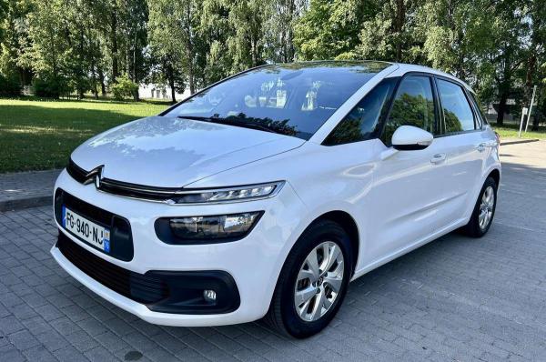 Balts Citroen Grand C4 SpaceToure 2019 Tauragė, ar dzinēja tilpumu 1.50 L un nobraukumu 218 tūkst. km par 4900 €, foto 1 vietnē AUTOMOTO.COM.LV