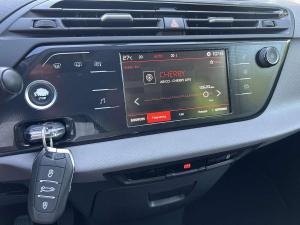 White Citroen Grand C4 SpaceToure 2019 in Taurage, with an engine capacity of 1.50 L and mileage of 218 thousand km for 4900 €, photo 11 on AUTOMOTO.COM.LV