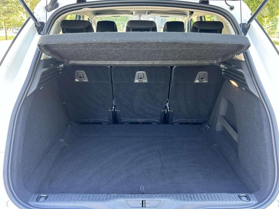 White Citroen Grand C4 SpaceToure 2019 in Taurage, with an engine capacity of 1.50 L and mileage of 218 thousand km for 4900 €, photo 12 on AUTOMOTO.COM.LV
