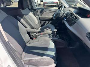 Balts Citroen Grand C4 SpaceToure 2019 Tauragė, ar dzinēja tilpumu 1.50 L un nobraukumu 285 tūkst. km par 4299 €, foto 7 vietnē AUTOMOTO.COM.LV