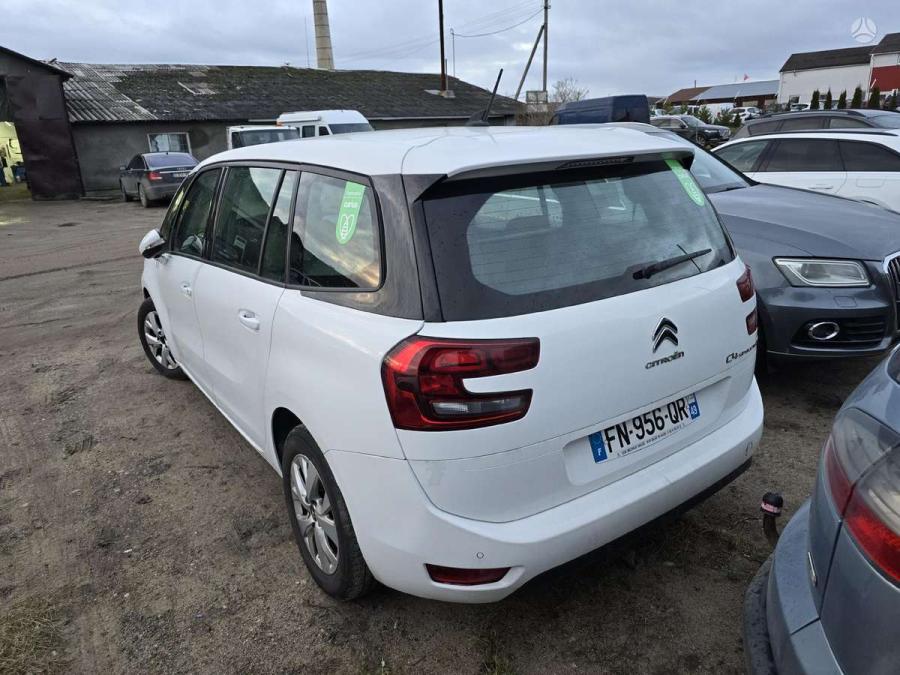 White Citroen Grand C4 SpaceToure 2020 in Taurage, with an engine capacity of 1.50 L and mileage of 370 thousand km for 5500 €, photo 2 on AUTOMOTO.COM.LV