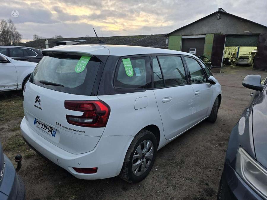 White Citroen Grand C4 SpaceToure 2020 in Taurage, with an engine capacity of 1.50 L and mileage of 370 thousand km for 5500 €, photo 5 on AUTOMOTO.COM.LV