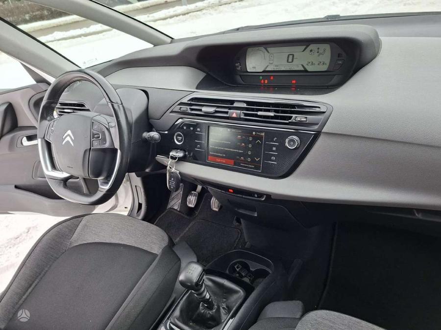 Balts Citroen Grand C4 SpaceToure 2020 Viļņa, ar dzinēja tilpumu 1.50 L un nobraukumu 175 tūkst. km par 7200 €, foto 13 vietnē AUTOMOTO.COM.LV