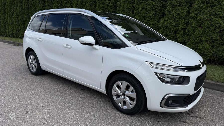 White Citroen Grand C4 SpaceToure 2020 in Kaunas, with an engine capacity of 1.50 L and mileage of 229 thousand km for 7990 €, photo 1 on AUTOMOTO.COM.LV