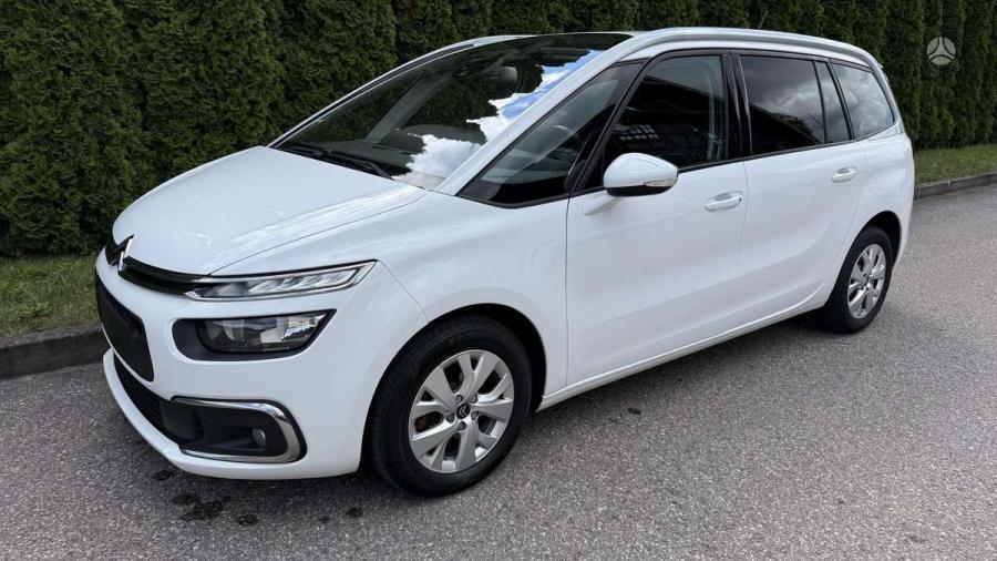 White Citroen Grand C4 SpaceToure 2020 in Kaunas, with an engine capacity of 1.50 L and mileage of 229 thousand km for 7990 €, photo 4 on AUTOMOTO.COM.LV