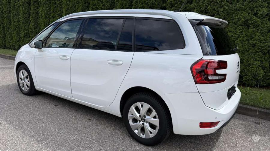 White Citroen Grand C4 SpaceToure 2020 in Kaunas, with an engine capacity of 1.50 L and mileage of 229 thousand km for 7990 €, photo 5 on AUTOMOTO.COM.LV
