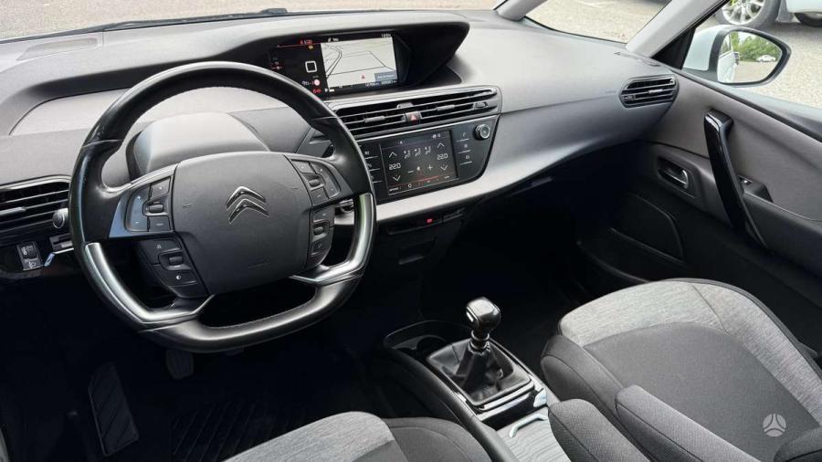White Citroen Grand C4 SpaceToure 2020 in Kaunas, with an engine capacity of 1.50 L and mileage of 229 thousand km for 7990 €, photo 12 on AUTOMOTO.COM.LV