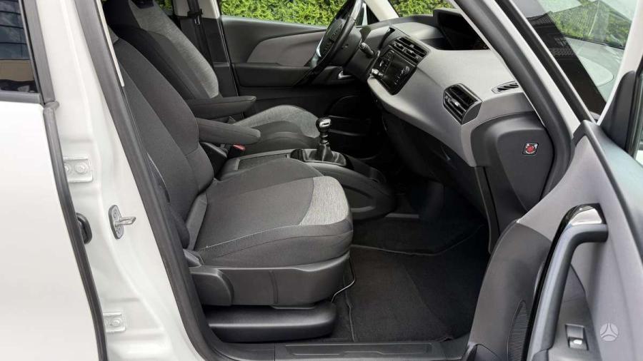 White Citroen Grand C4 SpaceToure 2020 in Kaunas, with an engine capacity of 1.50 L and mileage of 229 thousand km for 7990 €, photo 14 on AUTOMOTO.COM.LV