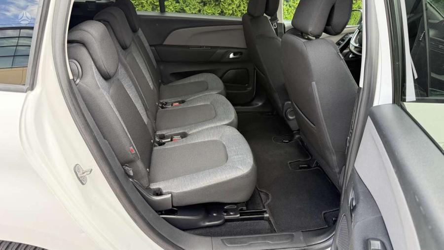 White Citroen Grand C4 SpaceToure 2020 in Kaunas, with an engine capacity of 1.50 L and mileage of 229 thousand km for 7990 €, photo 15 on AUTOMOTO.COM.LV