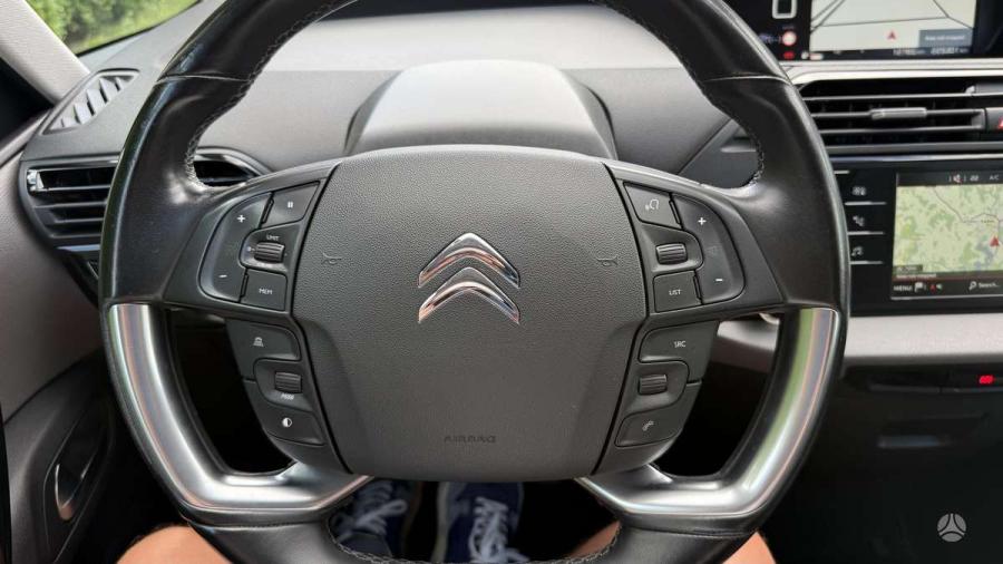 White Citroen Grand C4 SpaceToure 2020 in Kaunas, with an engine capacity of 1.50 L and mileage of 229 thousand km for 7990 €, photo 19 on AUTOMOTO.COM.LV