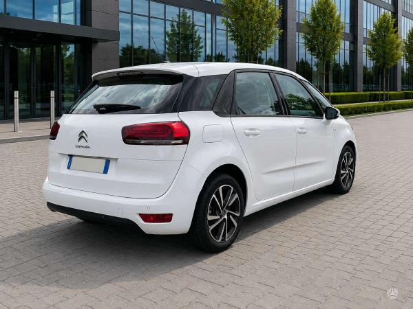 White Citroen Grand C4 SpaceToure 2020 in Taurage, with an engine capacity of 1.50 L and mileage of 272 thousand km for 5990 €, photo 2 on AUTOMOTO.COM.LV