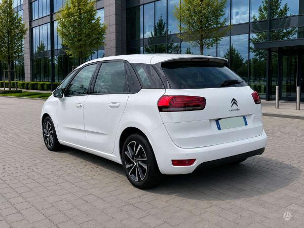 White Citroen Grand C4 SpaceToure 2020 in Taurage, with an engine capacity of 1.50 L and mileage of 272 thousand km for 5990 €, photo 3 on AUTOMOTO.COM.LV