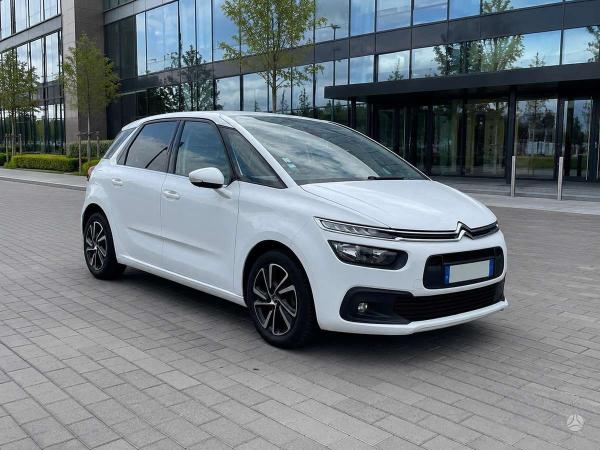White Citroen Grand C4 SpaceToure 2020 in Taurage, with an engine capacity of 1.50 L and mileage of 272 thousand km for 5990 €, photo 4 on AUTOMOTO.COM.LV