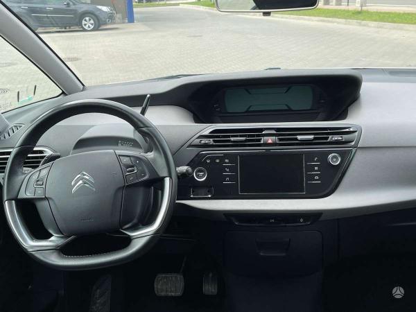 White Citroen Grand C4 SpaceToure 2020 in Taurage, with an engine capacity of 1.50 L and mileage of 272 thousand km for 5990 €, photo 5 on AUTOMOTO.COM.LV