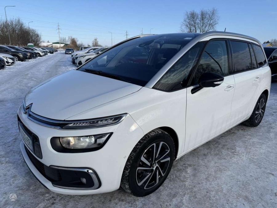 White Citroen Grand C4 SpaceToure 2021 in Marijampole, with an engine capacity of 1.20 L and mileage of 90 thousand km for 12941 €, photo 1 on AUTOMOTO.COM.LV