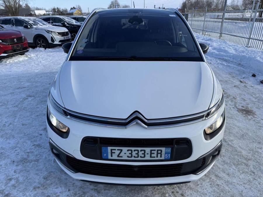 White Citroen Grand C4 SpaceToure 2021 in Marijampole, with an engine capacity of 1.20 L and mileage of 90 thousand km for 12941 €, photo 2 on AUTOMOTO.COM.LV