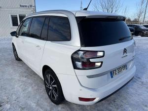 White Citroen Grand C4 SpaceToure 2021 in Marijampole, with an engine capacity of 1.20 L and mileage of 90 thousand km for 12941 €, photo 7 on AUTOMOTO.COM.LV