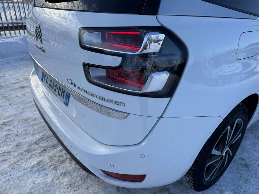 White Citroen Grand C4 SpaceToure 2021 in Marijampole, with an engine capacity of 1.20 L and mileage of 90 thousand km for 12941 €, photo 10 on AUTOMOTO.COM.LV
