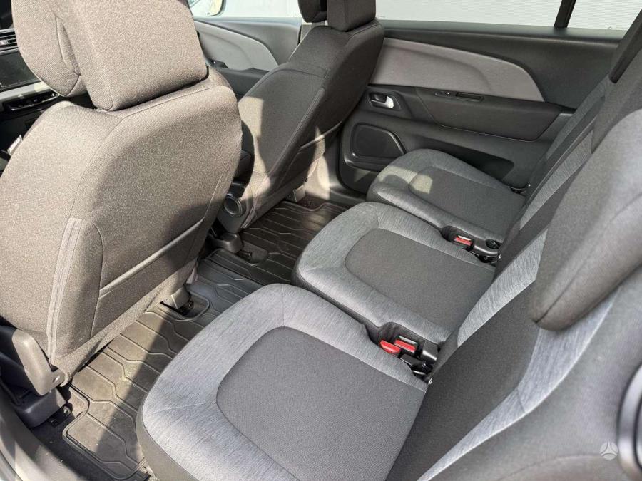 Balts Citroen Grand C4 SpaceToure 2021 Šilutė, ar dzinēja tilpumu 1.50 L un nobraukumu 198 tūkst. km par 8900 €, foto 8 vietnē AUTOMOTO.COM.LV