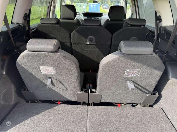 Balts Citroen Grand C4 SpaceToure 2021 Šilutė, ar dzinēja tilpumu 1.50 L un nobraukumu 198 tūkst. km par 8900 €, foto 9 vietnē AUTOMOTO.COM.LV