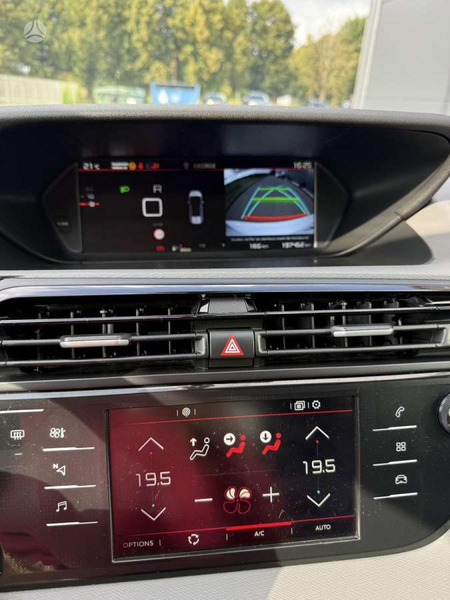 Balts Citroen Grand C4 SpaceToure 2021 Šilutė, ar dzinēja tilpumu 1.50 L un nobraukumu 198 tūkst. km par 8900 €, foto 10 vietnē AUTOMOTO.COM.LV