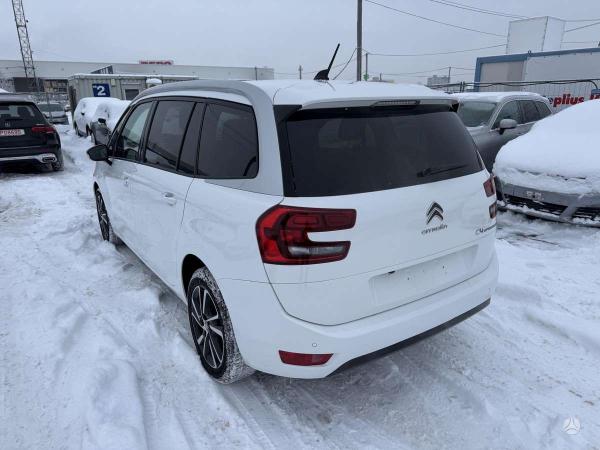 White Citroen Grand C4 SpaceToure 2022 in Kaunas, with an engine capacity of 1.50 L and mileage of 169 thousand km for 14400 €, photo 5 on AUTOMOTO.COM.LV