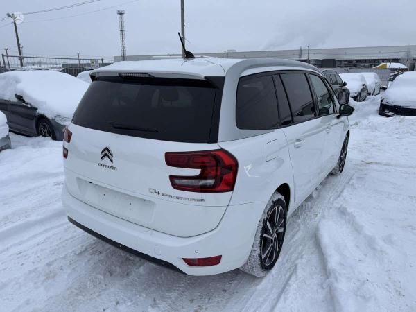 White Citroen Grand C4 SpaceToure 2022 in Kaunas, with an engine capacity of 1.50 L and mileage of 169 thousand km for 14400 €, photo 6 on AUTOMOTO.COM.LV