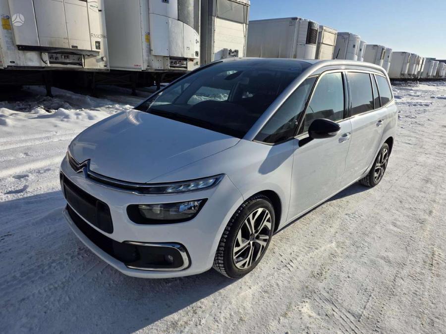 Balts Citroen Grand C4 SpaceToure 2022 Viļņa, ar dzinēja tilpumu 1.20 L un nobraukumu 210 tūkst. km par 9600 €, foto 1 vietnē AUTOMOTO.COM.LV