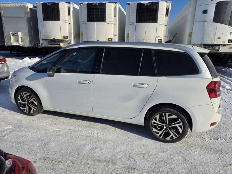 Balts Citroen Grand C4 SpaceToure 2022 Viļņa, ar dzinēja tilpumu 1.20 L un nobraukumu 210 tūkst. km par 9600 €, foto 4 vietnē AUTOMOTO.COM.LV