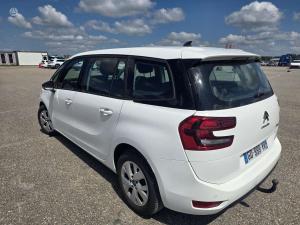 White Citroen Grand C4 SpaceToure 2022 in Vilnius, with an engine capacity of 1.50 L and mileage of 177 thousand km for 9900 €, photo 6 on AUTOMOTO.COM.LV