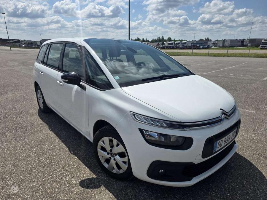 White Citroen Grand C4 SpaceToure 2022 in Vilnius, with an engine capacity of 1.50 L and mileage of 177 thousand km for 9900 €, photo 7 on AUTOMOTO.COM.LV