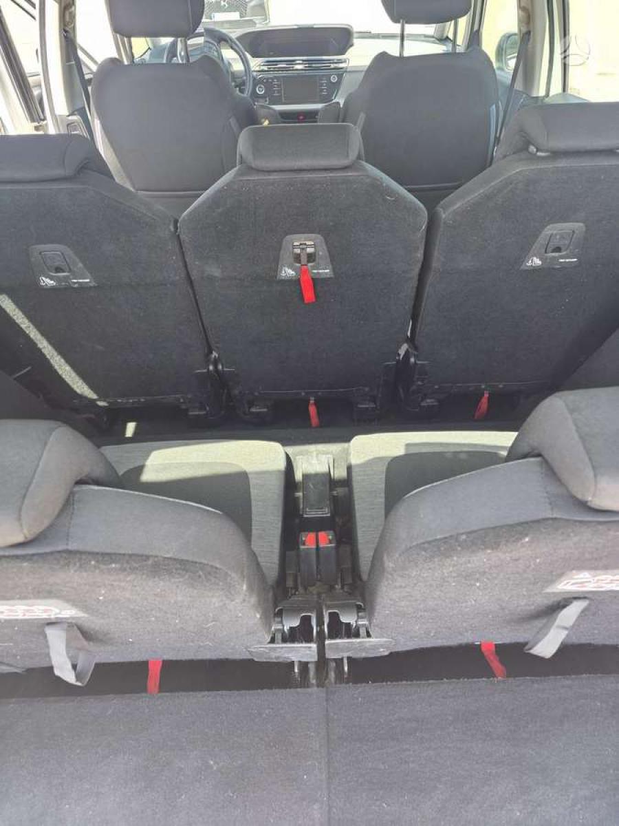 White Citroen Grand C4 SpaceToure 2022 in Vilnius, with an engine capacity of 1.50 L and mileage of 177 thousand km for 9900 €, photo 11 on AUTOMOTO.COM.LV
