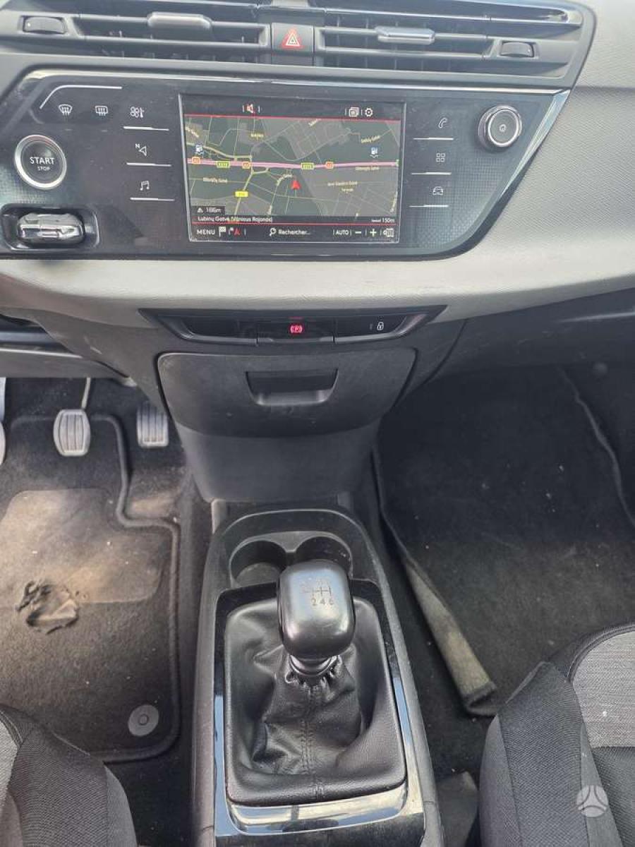 White Citroen Grand C4 SpaceToure 2022 in Vilnius, with an engine capacity of 1.50 L and mileage of 177 thousand km for 9900 €, photo 13 on AUTOMOTO.COM.LV