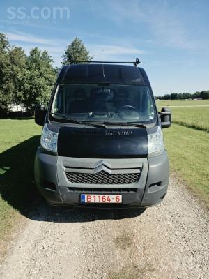 Black Citroen Jumper 2013 in Cesis, with an engine capacity of 2.20 L and mileage of 239 thousand km for 6292 €, photo 4 on AUTOMOTO.COM.LV
