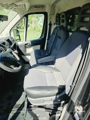 Black Citroen Jumper 2013 in Cesis, with an engine capacity of 2.20 L and mileage of 239 thousand km for 6292 €, photo 15 on AUTOMOTO.COM.LV