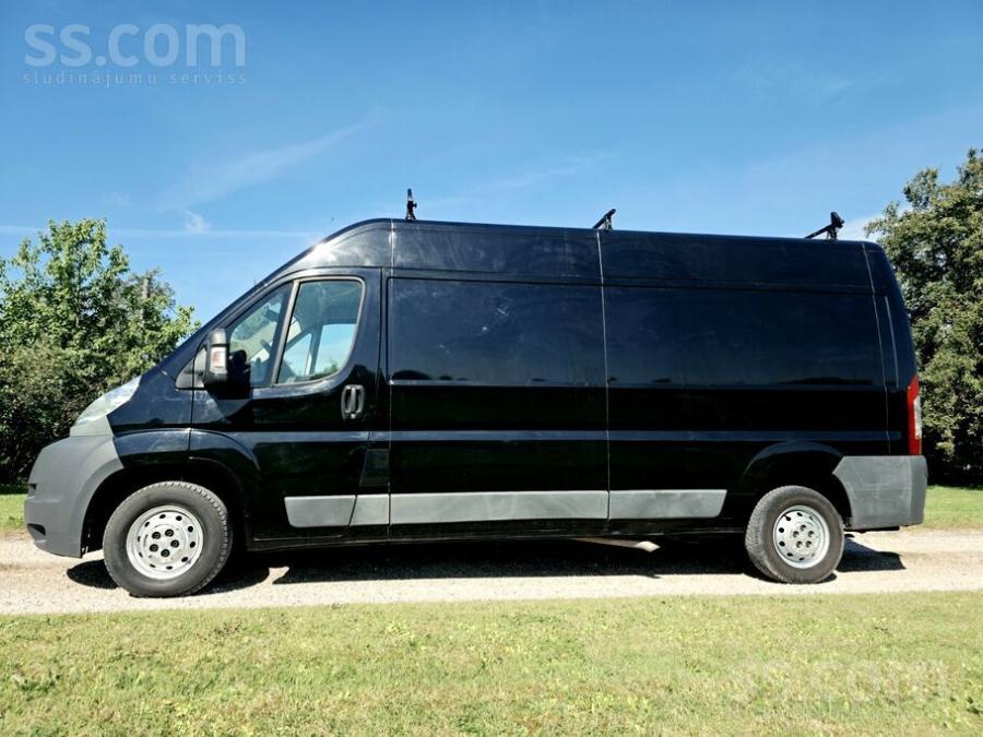 Black Citroen Jumper 2013 in Cesis, with an engine capacity of 2.20 L and mileage of 239 thousand km for 6292 €, photo 20 on AUTOMOTO.COM.LV