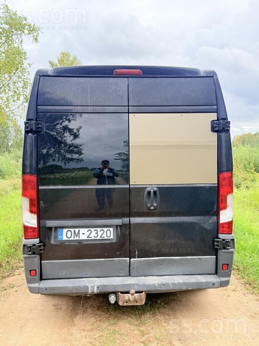Melns Citroen Jumper 2015 Rīga, ar dzinēja tilpumu 2.20 L un nobraukumu 307 tūkst. km par 5300 €, foto 4 vietnē AUTOMOTO.COM.LV