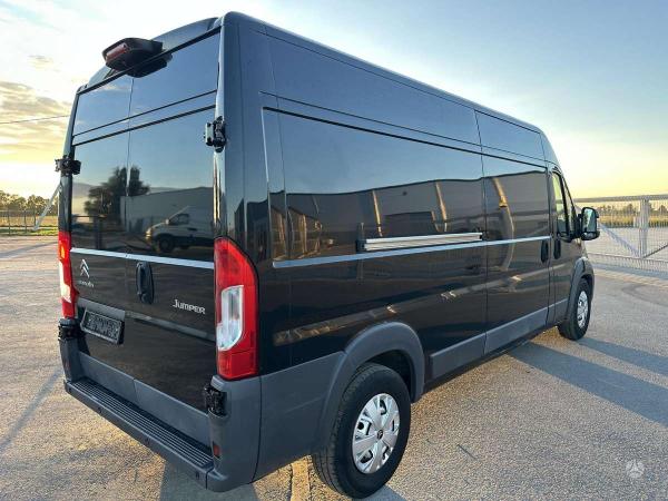 Black Citroen Jumper 2016 in Panevezys, with an engine capacity of 2.20 L and mileage of 333 thousand km for 10499 €, photo 7 on AUTOMOTO.COM.LV