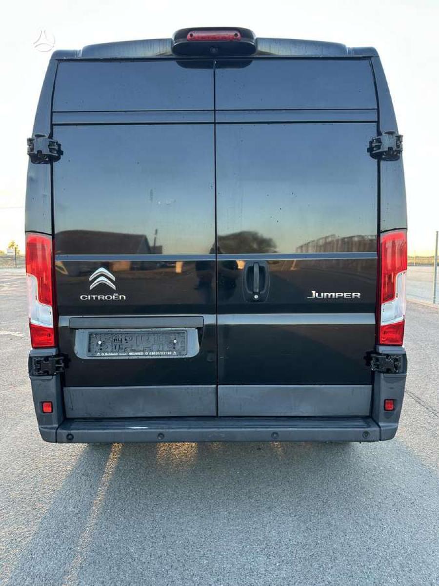 Melns Citroen Jumper 2016 Panevēža, ar dzinēja tilpumu 2.20 L un nobraukumu 333 tūkst. km par 10499 €, foto 8 vietnē AUTOMOTO.COM.LV