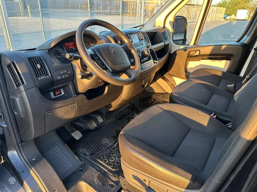 Melns Citroen Jumper 2016 Panevēža, ar dzinēja tilpumu 2.20 L un nobraukumu 333 tūkst. km par 10499 €, foto 11 vietnē AUTOMOTO.COM.LV