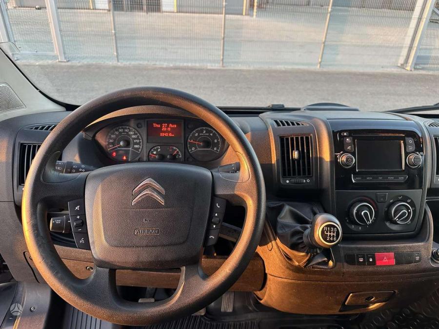 Melns Citroen Jumper 2016 Panevēža, ar dzinēja tilpumu 2.20 L un nobraukumu 333 tūkst. km par 10499 €, foto 12 vietnē AUTOMOTO.COM.LV
