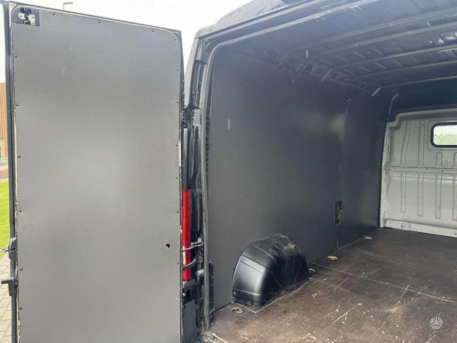 Black Citroen Jumper 2017 in Klaipeda, with an engine capacity of 2.00 L and mileage of 141 thousand km for 7800 €, photo 23 on AUTOMOTO.COM.LV
