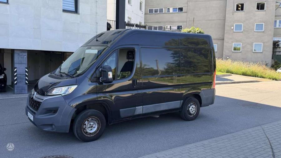 Melns Citroen Jumper 2018 Viļņa, ar dzinēja tilpumu 2.00 L un nobraukumu 147 tūkst. km par 5200 €, foto 3 vietnē AUTOMOTO.COM.LV