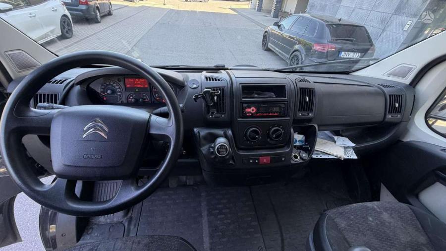 Melns Citroen Jumper 2018 Viļņa, ar dzinēja tilpumu 2.00 L un nobraukumu 147 tūkst. km par 5200 €, foto 15 vietnē AUTOMOTO.COM.LV