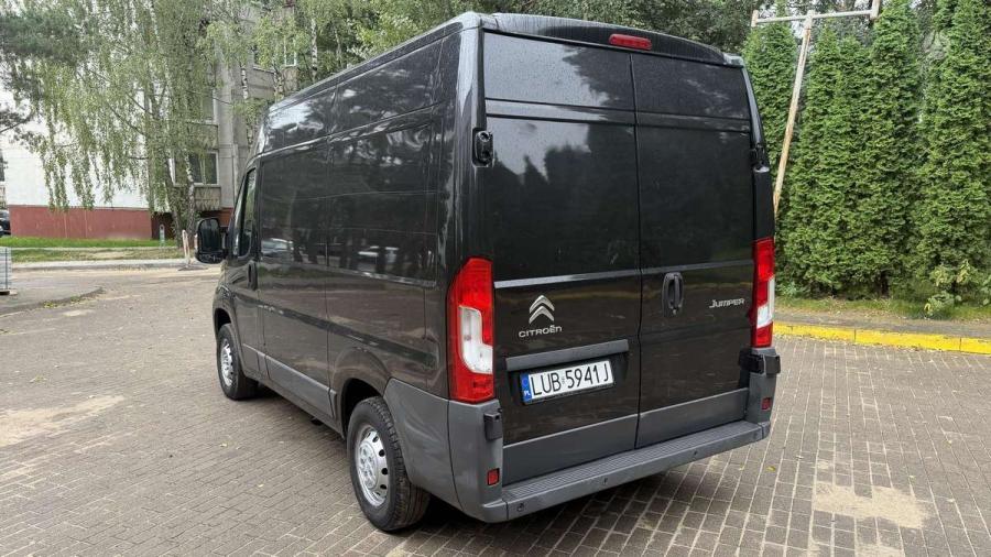 Black Citroen Jumper 2018 in Vilnius, with an engine capacity of 2.00 L and mileage of 147 thousand km for 5150 €, photo 5 on AUTOMOTO.COM.LV
