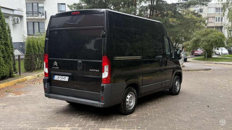 Black Citroen Jumper 2018 in Vilnius, with an engine capacity of 2.00 L and mileage of 147 thousand km for 5150 €, photo 7 on AUTOMOTO.COM.LV