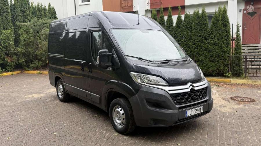 Black Citroen Jumper 2018 in Vilnius, with an engine capacity of 2.00 L and mileage of 147 thousand km for 5150 €, photo 9 on AUTOMOTO.COM.LV