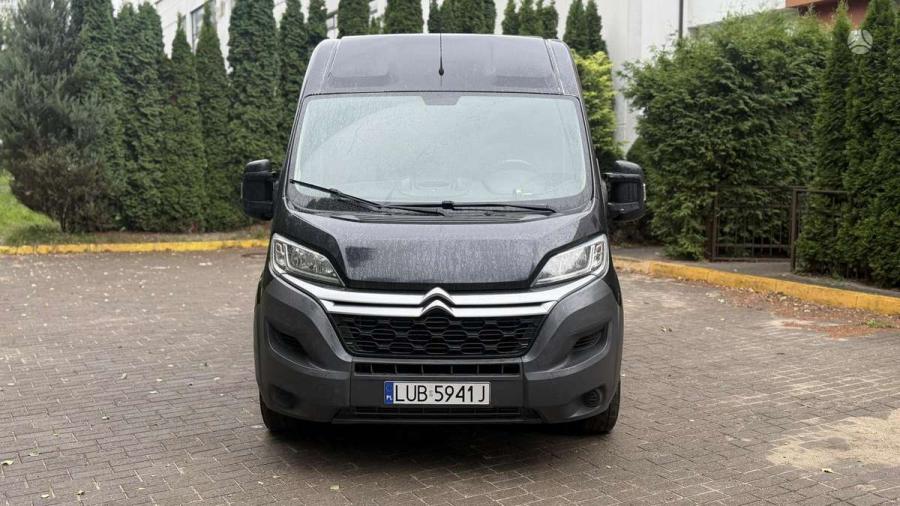Black Citroen Jumper 2018 in Vilnius, with an engine capacity of 2.00 L and mileage of 147 thousand km for 5150 €, photo 10 on AUTOMOTO.COM.LV