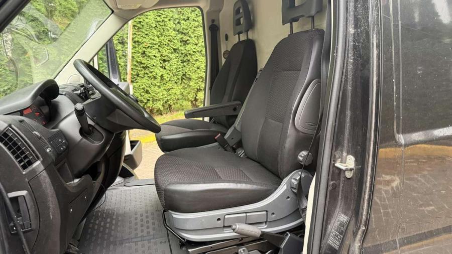Black Citroen Jumper 2018 in Vilnius, with an engine capacity of 2.00 L and mileage of 147 thousand km for 5150 €, photo 12 on AUTOMOTO.COM.LV