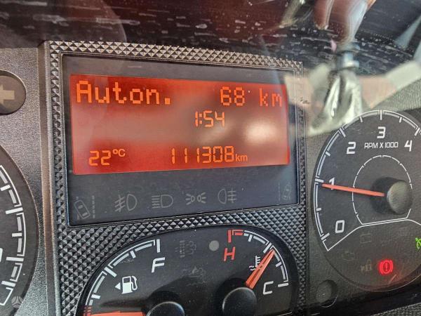 Blue Citroen Jumper 2016 in Klaipeda, with an engine capacity of 3.00 L and mileage of 111 thousand km for 15990 €, photo 9 on AUTOMOTO.COM.LV
